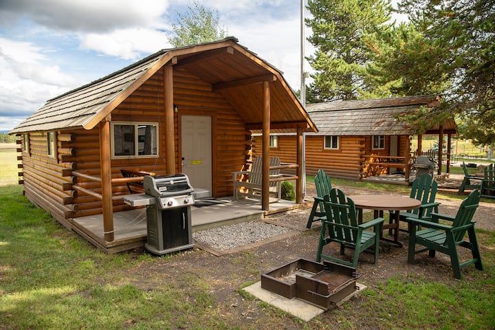 West Yellowstone Cabin Retreat - Yellowstone National Park