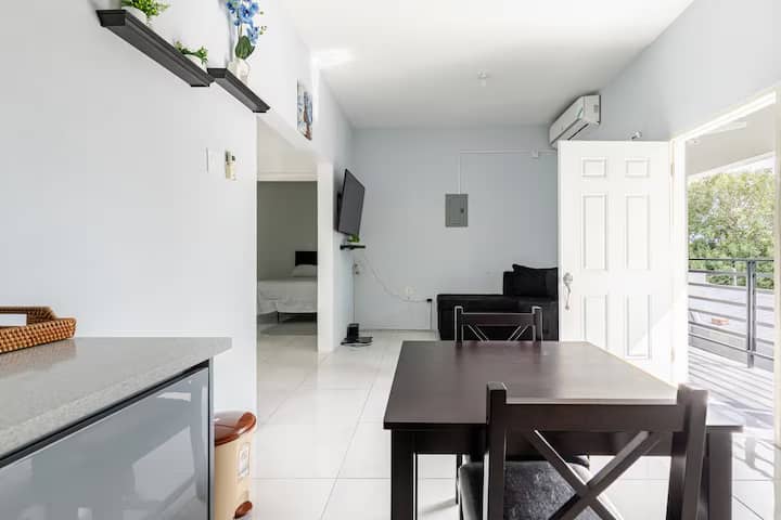 Apartment In Kingston - Kingston