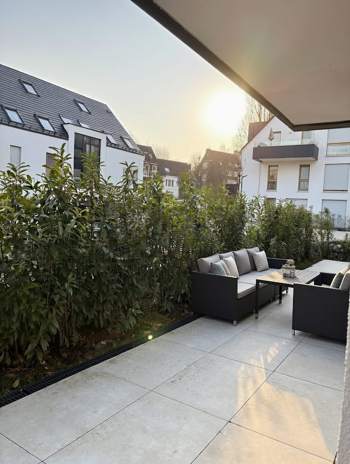 Moderne Erdgeschoss-wohnung In Ruhiger Lage - Düsseldorf