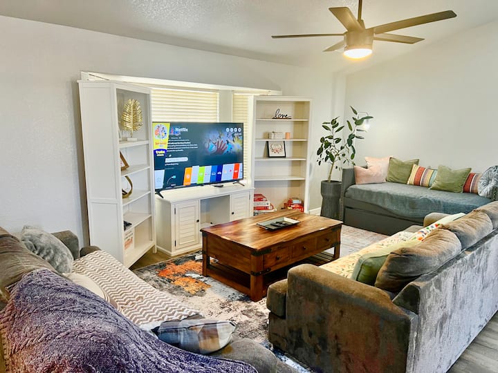 Peaceful Home On A Hill With Porch View - Shasta Lake, CA