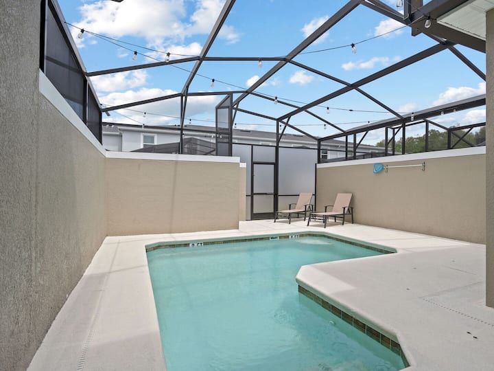 4br Home With Themed Rooms & Pool | Storey Lake - Kissimmee, FL