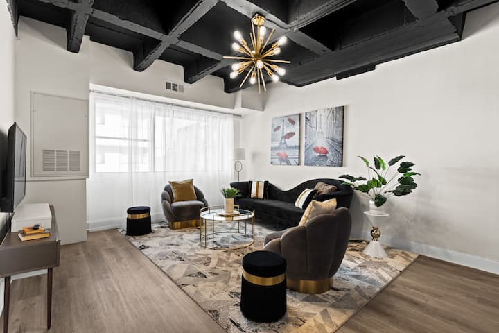 Trendy Buckhead Retreat - Buckhead