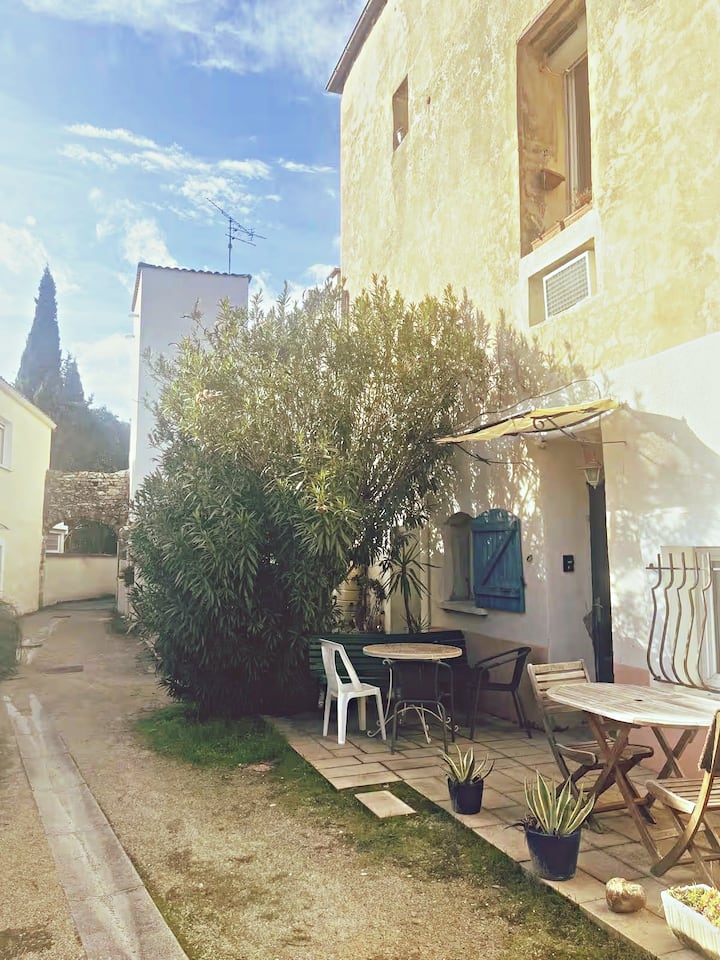 Port Marianne Atypique Et Insolite - Montpellier