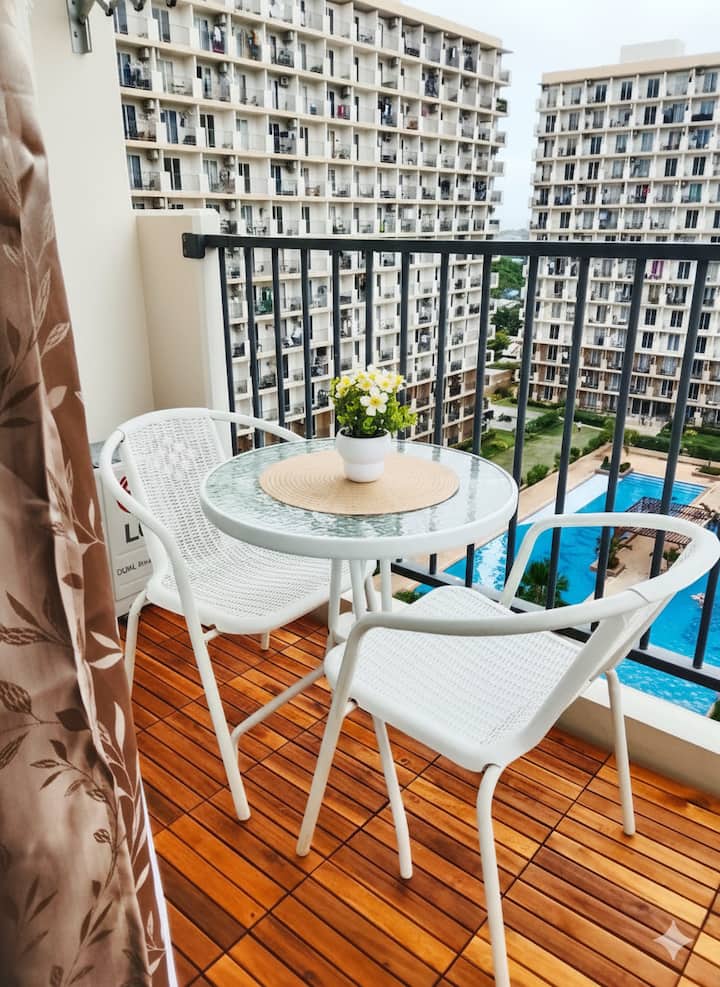 The Chastains Sky Corner Unit | 400mbps +Poolview - Philippines