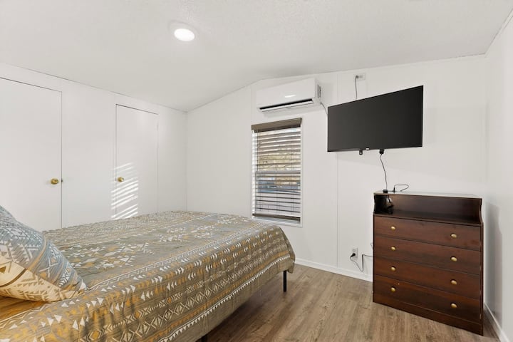 3/2 Home Near Balloon Fiesta-restaurants-freeway - Albuquerque, NM