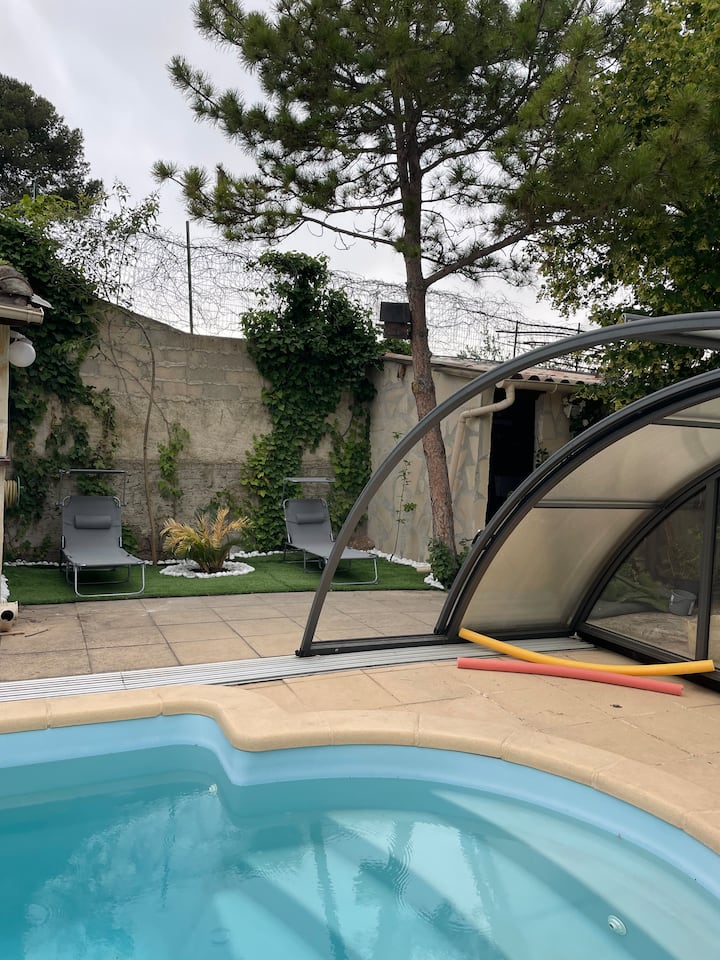 Appartement Situé Dans Une Propriété Reposante - Marseille