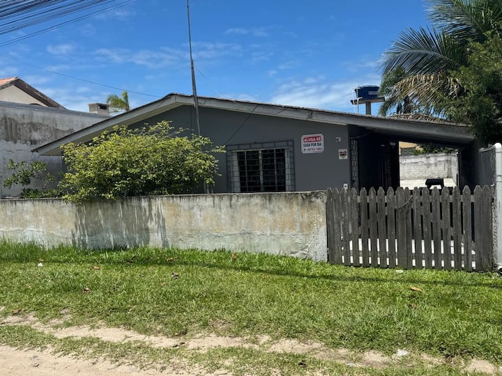 Casa Com Piscina Em Matinhos - Matinhos