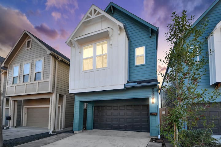 *New* Lavish Luxury Getaway | Sleeps 10 - Bellaire, TX