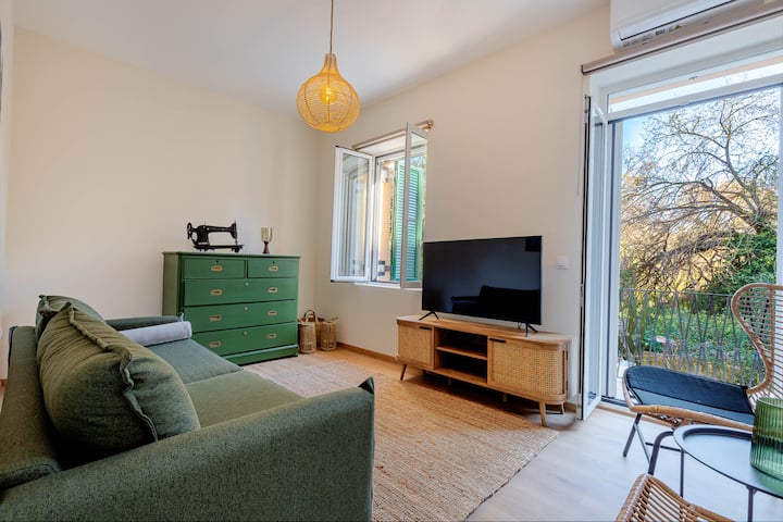 Chez Irene | Renovated 2br Apartment - Corfu
