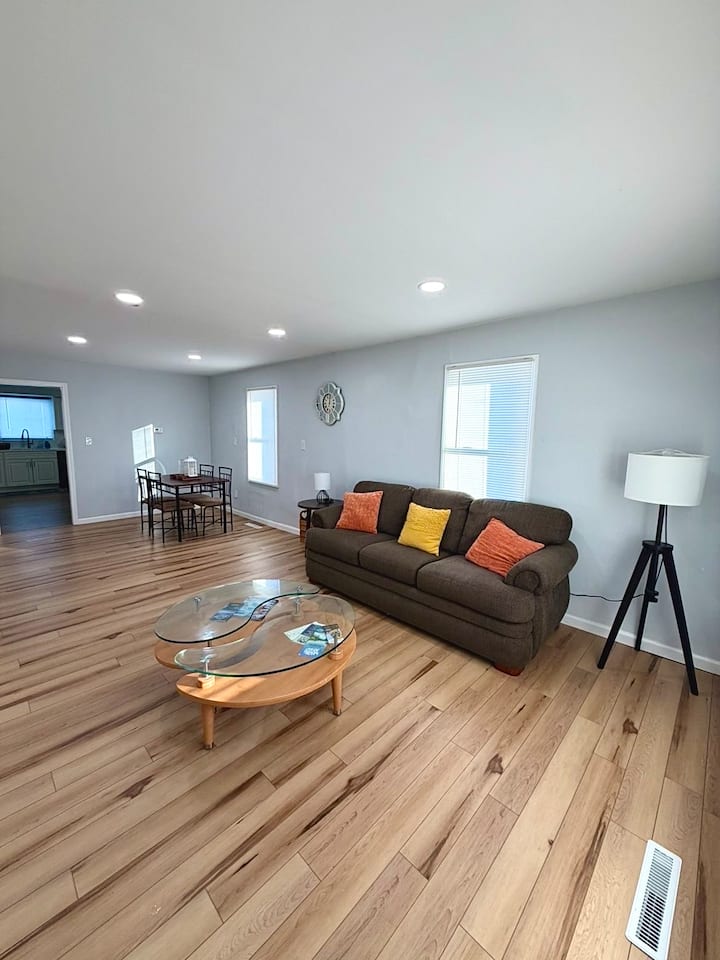 Cardinals Nest/ Near Bsu/ Newly Renovated - Muncie, IN