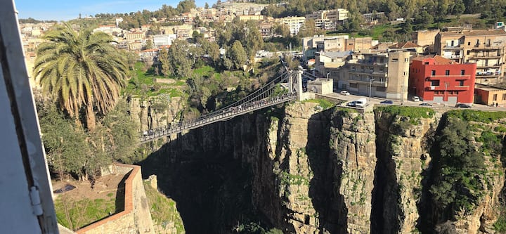 F2 Avec Une Vue Imprenable Sur Le Rhumel - Constantine
