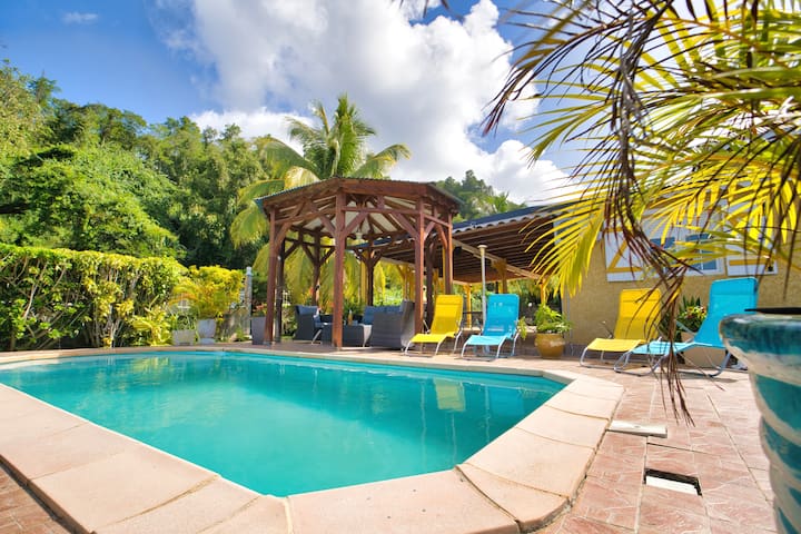 Villa Du Houëlmont, Piscine & Jardin - Gourbeyre - Guadeloupe