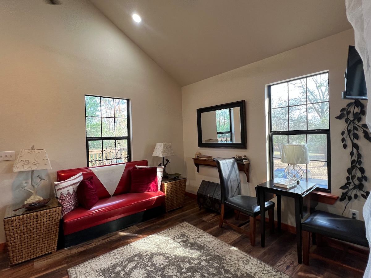 Zzz Honey B, Tree House, Everything’s bigger in TX - Treehouses for ...