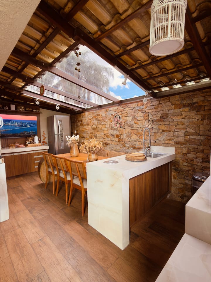 Casa Inteira Para Até 8 - Bh - Belo Horizonte