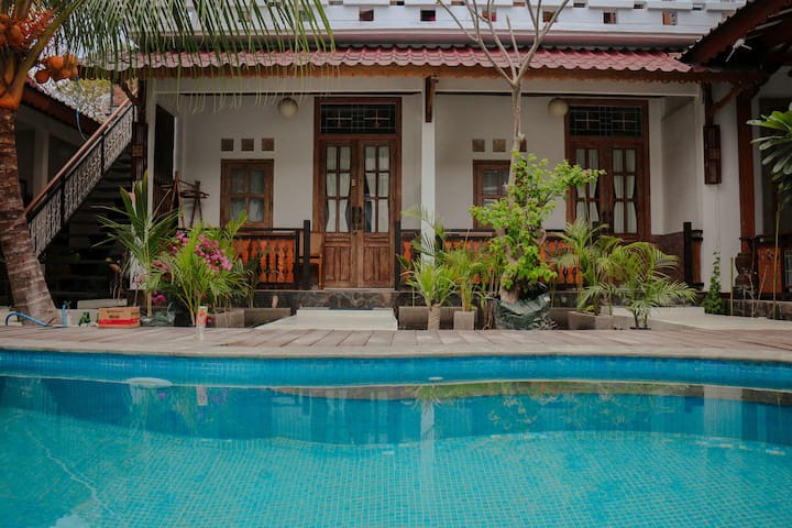 Villa Dewi Sri • Group-friendly Villa, 7 Rooms. - Gili Islands