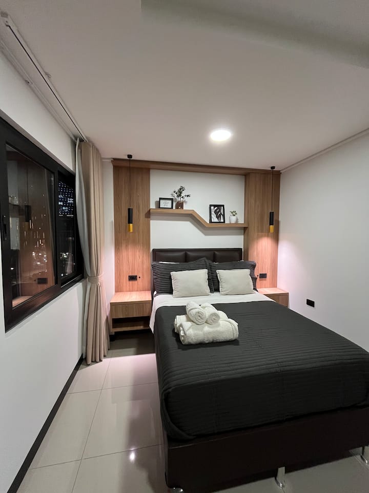 Cómodo Y Moderno Depto. En Equipetrol Wifi Rápido - Bolivia