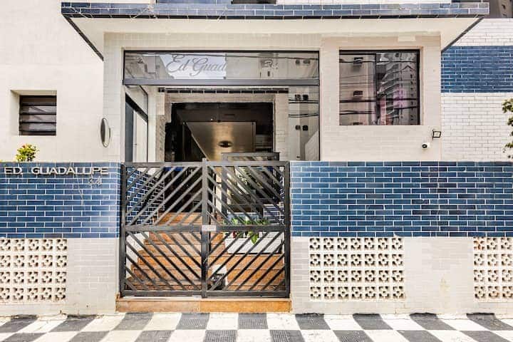 Apto Completo - 2 Quadras Da Praia - Com Garagem - Guarujá