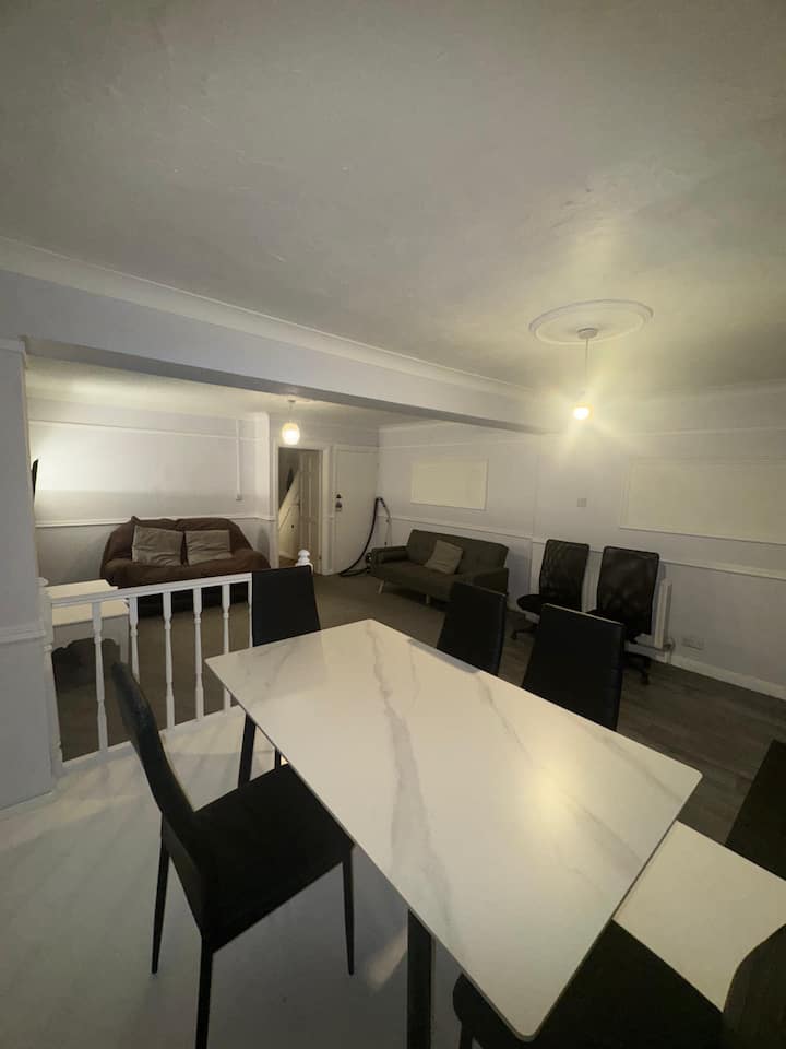 Rosedale House - Brentwood