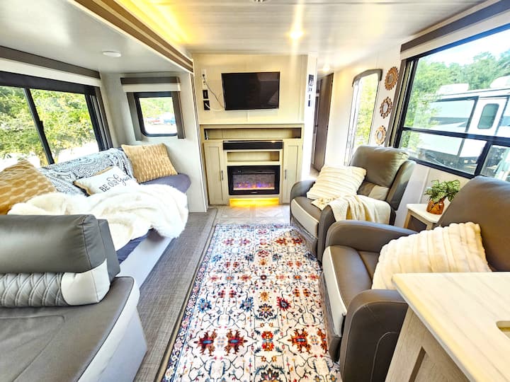 Matt's Wildwood Hideaway - Stagecoach, TX