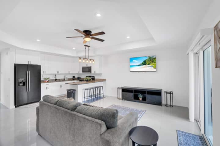 3br Lehigh Acres Home | Garage, Deck & Bbq - Lehigh Acres