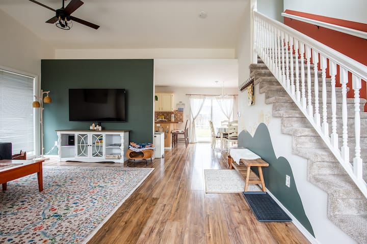 Bohemian Family Home - Soccer|micron|unique|new - Boise, ID