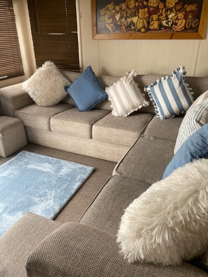 Beautiful 8 Berth Caravan - Brightlingsea