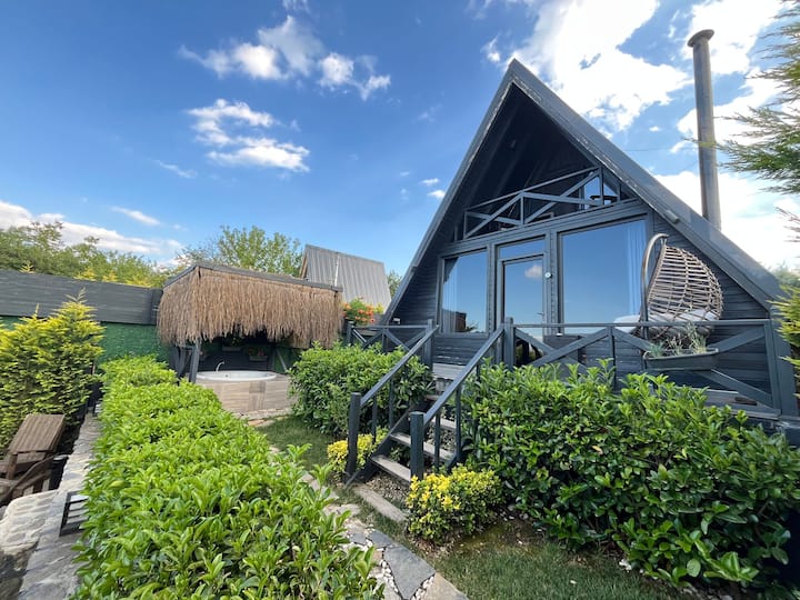 ÖZel Isıtmalı Havuzlu • Jakuzili • Göl Manzaralı - Sakarya