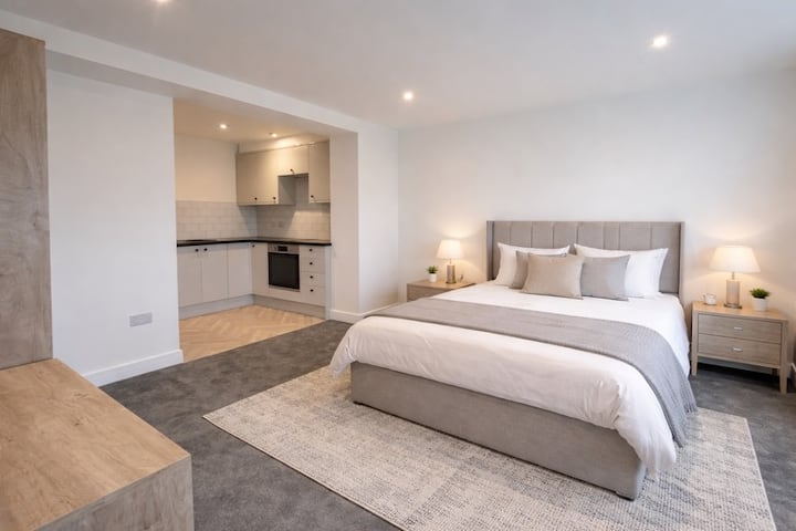 Central Maidstone Professional Studio Long Stays - Maidstone