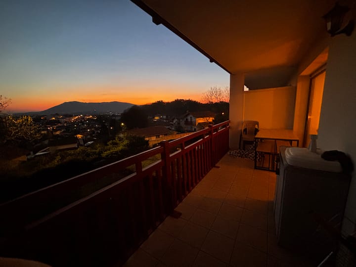 Appartement T2 Au Calme, Vue Sur Le Jaizkibel - Hendaye