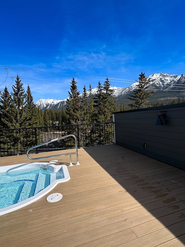 Best Location Downtown-rooftop Hottub-ac-sleeps 8 - Canmore