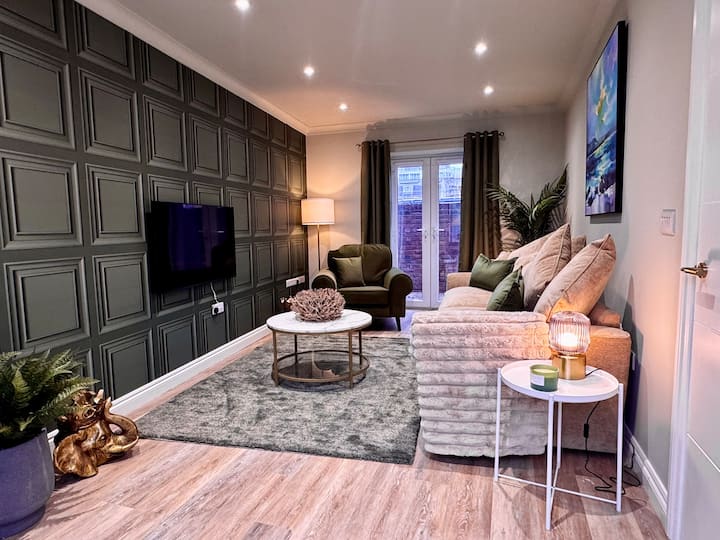 Wow! 4-bed Home Newly Renovated! Great Location! - 伯恩茅斯