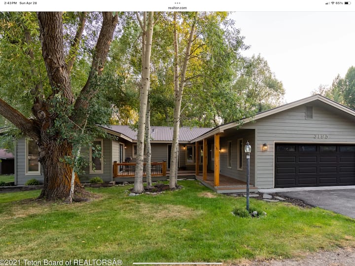 3 Bedroom Home Near Jackson Wy With Spa - Teton County, WY