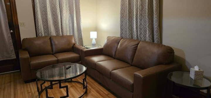 Beautiful 3 Br, 2 Bath House Near Czech Village - Cedar Rapids, IA