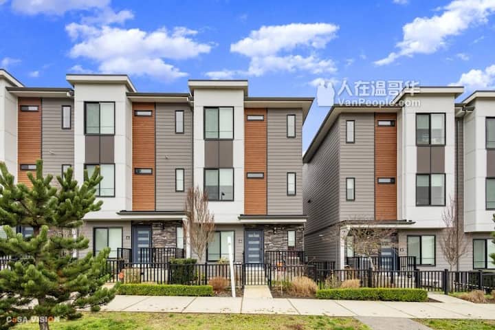 Vibrant, Cozy & Pet Friendly Home In South Surrey - White Rock