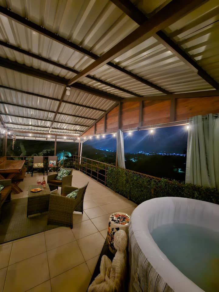 Cabaña Explendida Rodeada De Naturaleza - Quesada