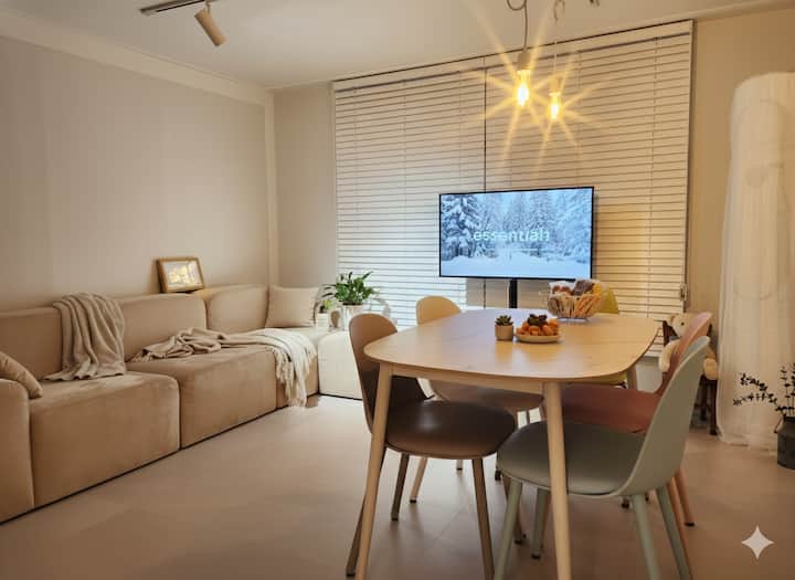 성심당·롯데백화점 도보5분 | 용문역 | 가족여행|야구장| 퀸침대 3 |무료주차| 최대6인 - Daejeon