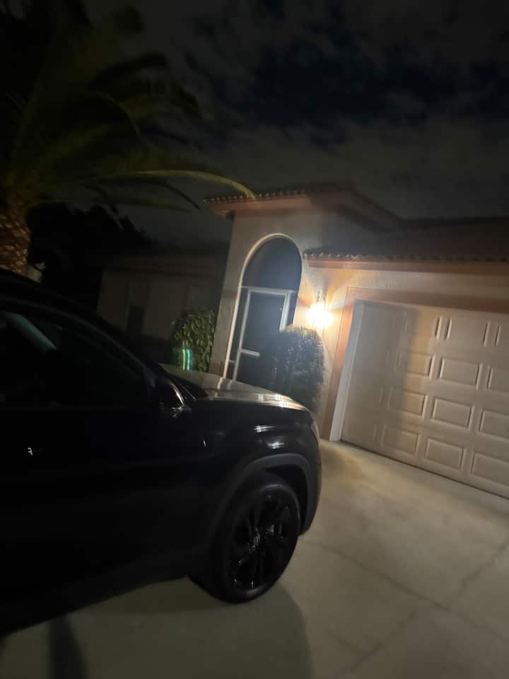 Welcome To Our Charming Little Haven - Margate, FL