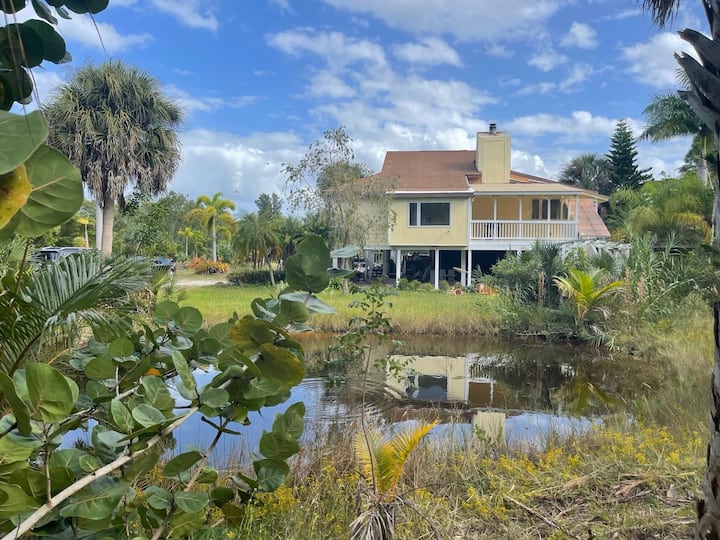Beautiful Upstairs Unit In A Tropical Setting - Pine Island, FL
