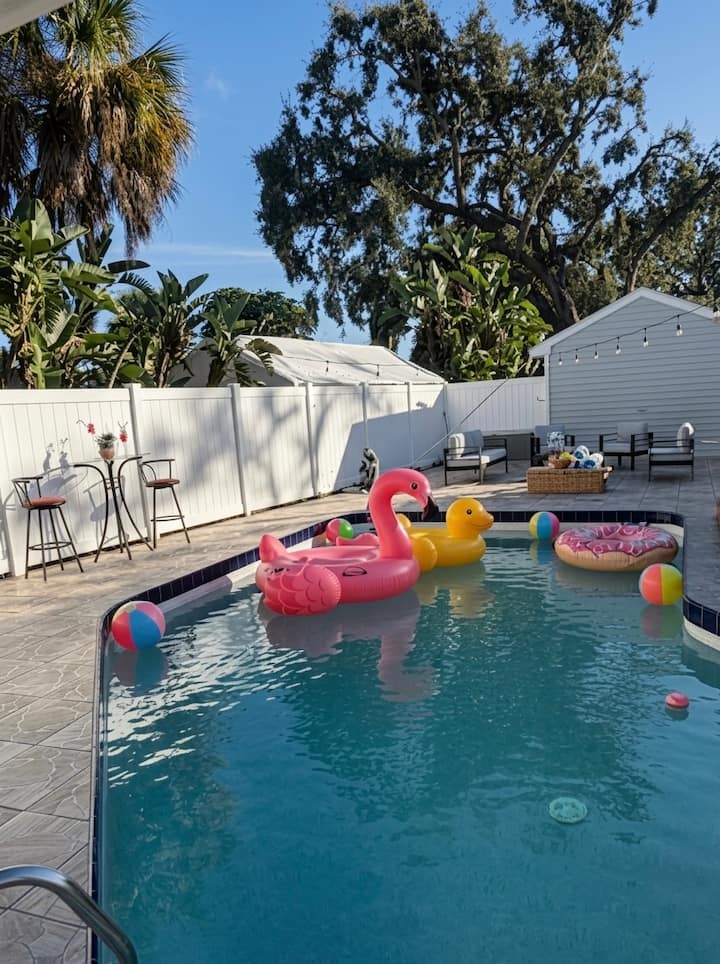 Casa Familiar Amplia Con Piscina - Tampa, FL