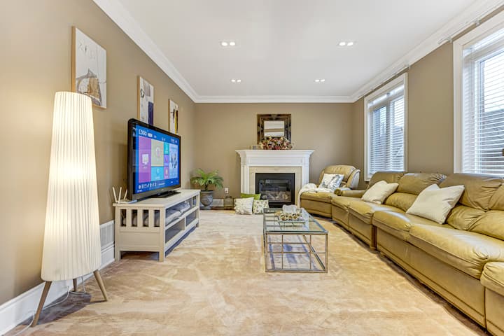 Family-friendly Home  In Angus Glen W/backyard - 마크험