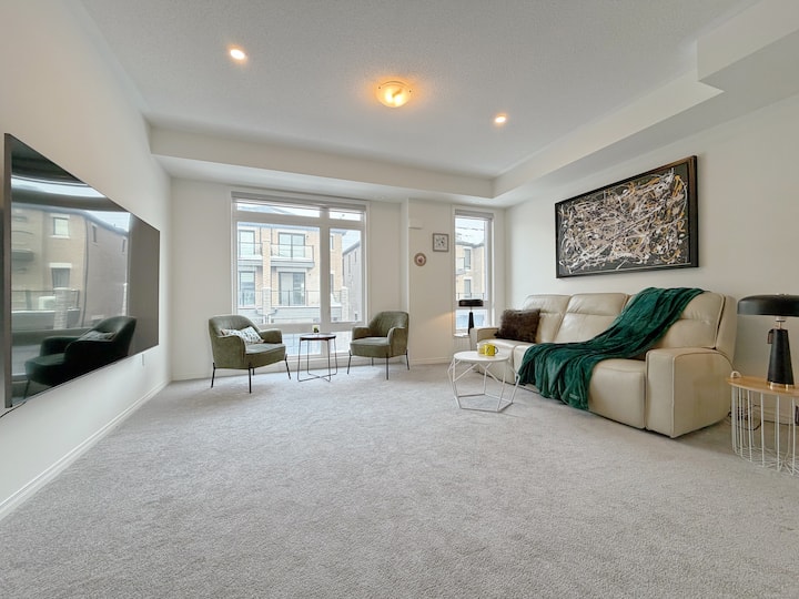 Brand New 3 Bedroom Townhouse Family Friendly - Oshawa