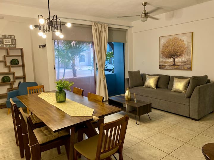 Beautiful Apartment With Pool, Central, Open Area - Cancún