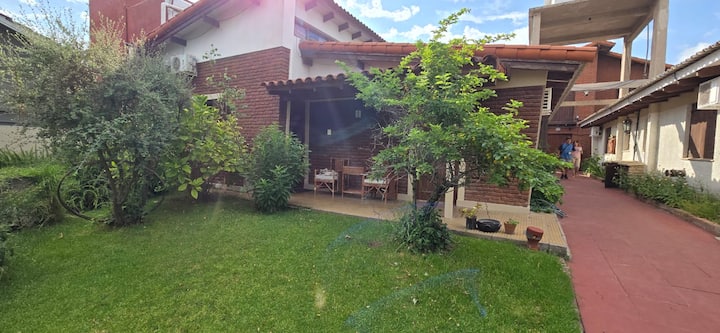 Departamento Para 6 Personas Con Amplio Jardin - Villa Gesell