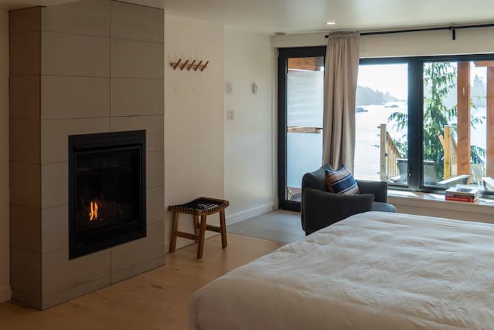 Cox | Oceanfront Cozy Suite - Ucluelet