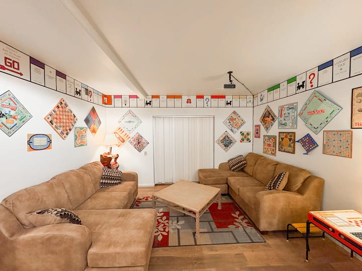 Funzone @ Center Hill Country Inn - Mississippi Palisades State Park, Savanna