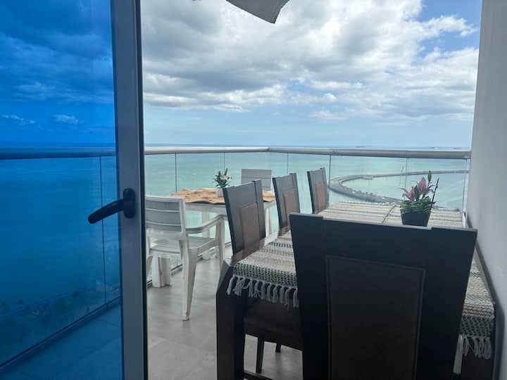 Spacious 3br Apartment W/ Ocean View & Balcony - Panama City