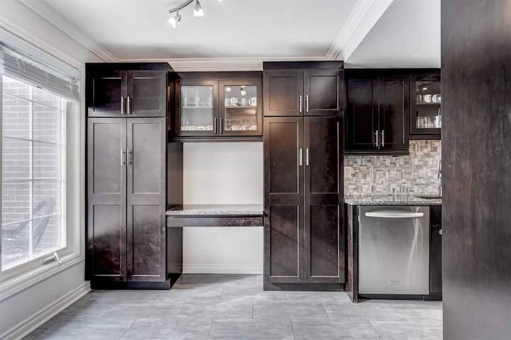 Two Story House With 4 Bedroom Three Washroom - Mississauga