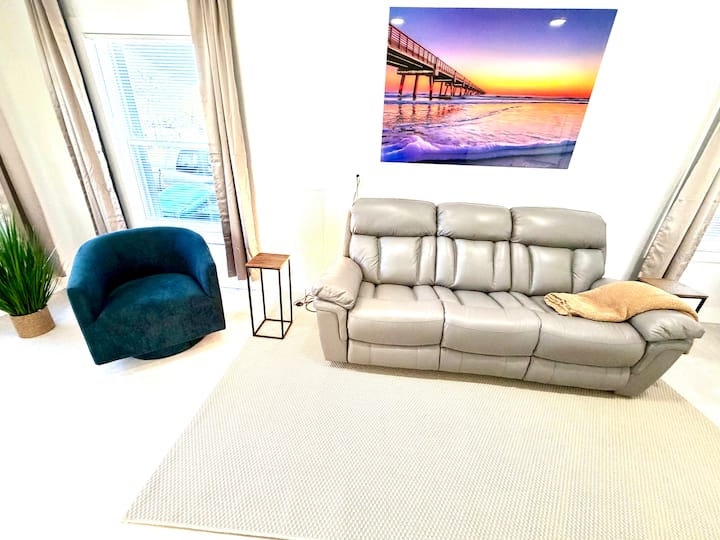 3br 1.5ba Dania Beach Cottage Near Fll - Dania Beach, FL