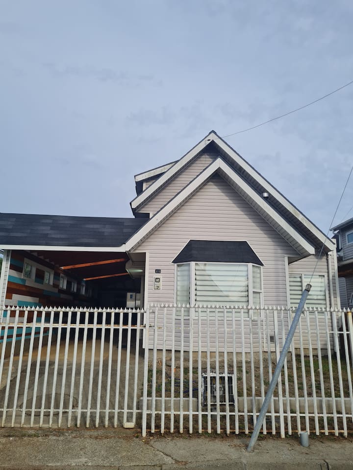 Acogedora Casa Familiar A Pasos De Todo - Puerto Montt