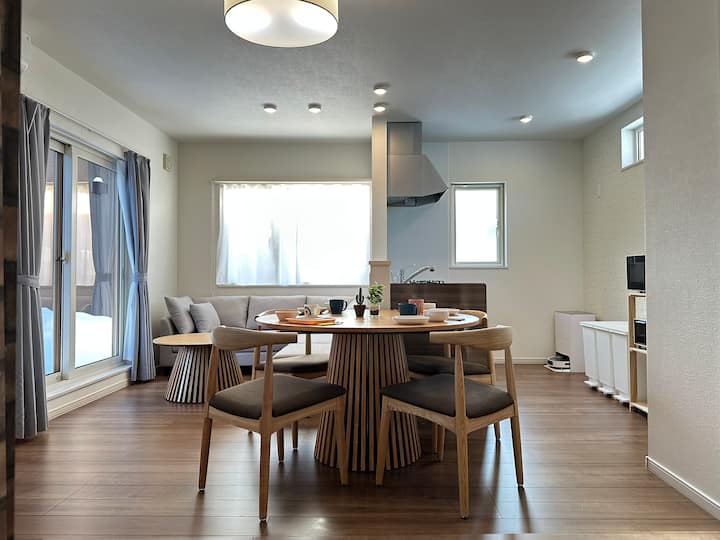 地元観光情報豊富/7名/ベッド4/こどもok/北海道観光拠点に/旭川駅15分高速道路8分/無料駐車場 - Asahikawa